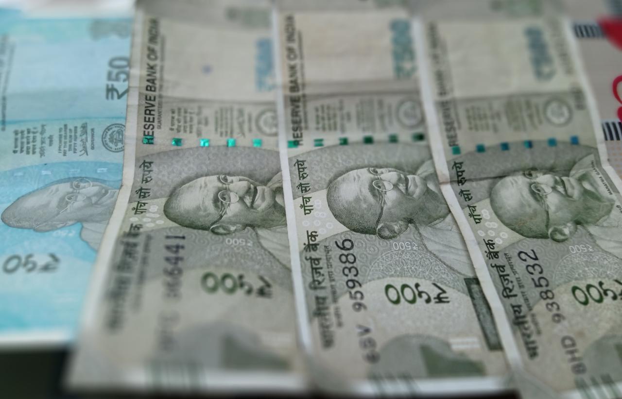 17 Simple Ways To Save Money (over 1 Lakh Per Year)